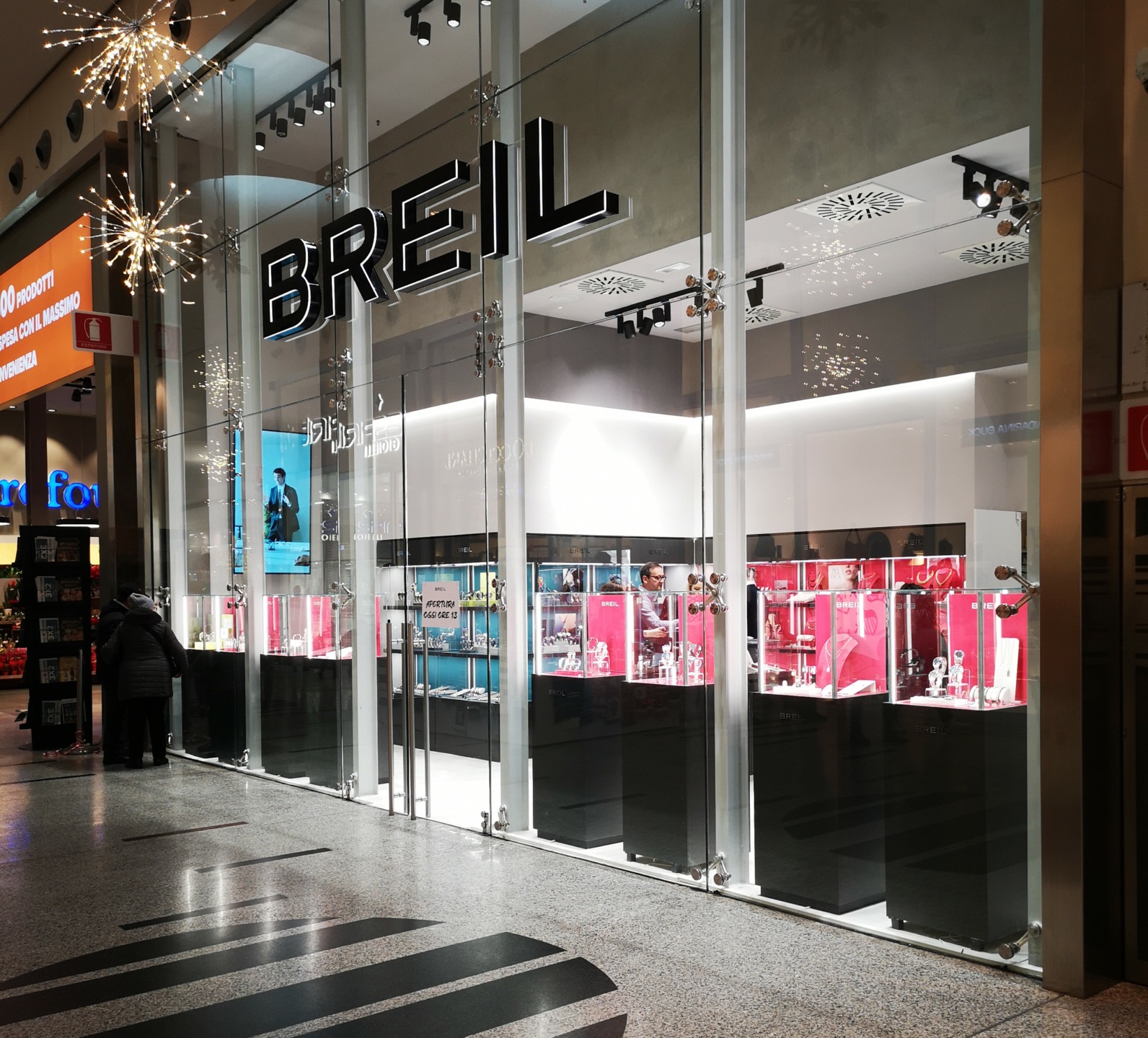 Breil Flagship Store - Carugate - Gioielleria | Breil
