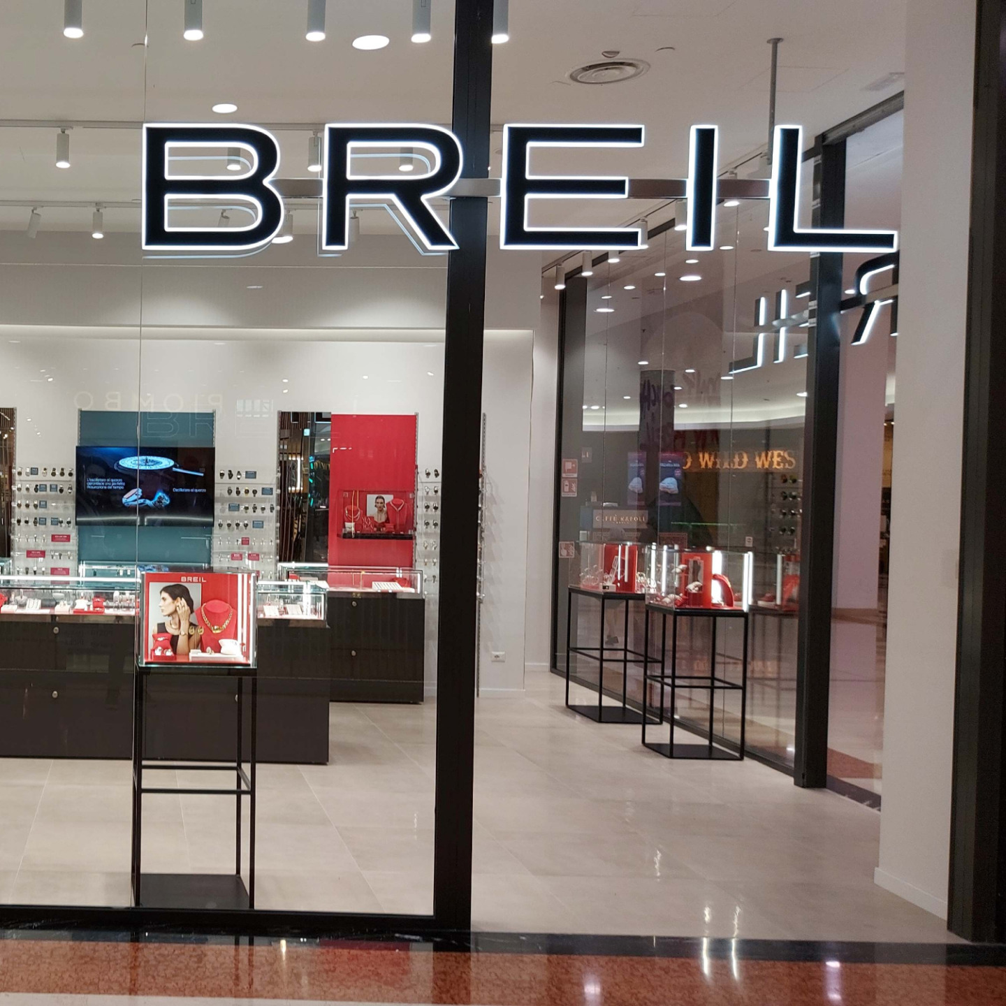 BREIL FLAGSHIP STORE – ORIO AL SERIO - Gioielleria | Breil